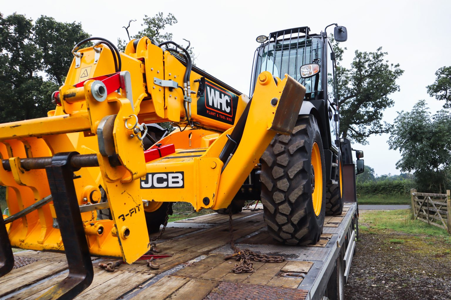 Telehandlers Vs Forklifts- What lifting equipment to use? | WHC Hire ...